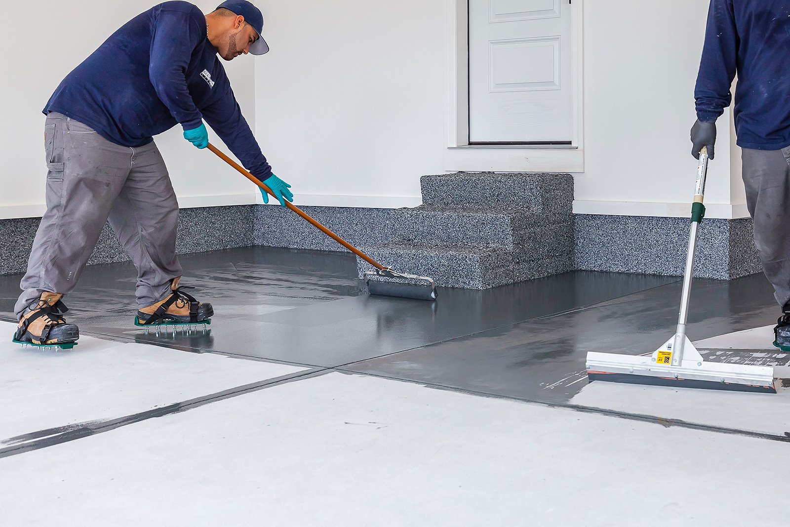 Polyaspartic vs. Polyurea Floor Coatings: A Detailed Comparison Guide